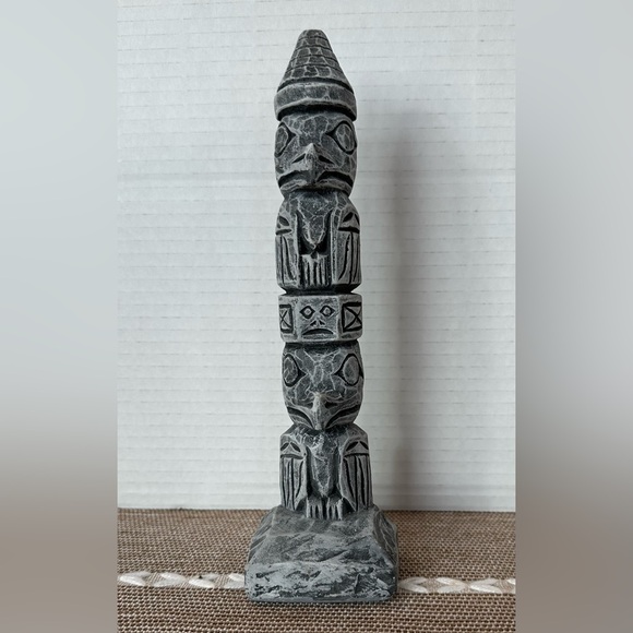 Art | Mount St Helens Volcanic Ash Hand Carved Totem Sculpture 9 H 25 W ...